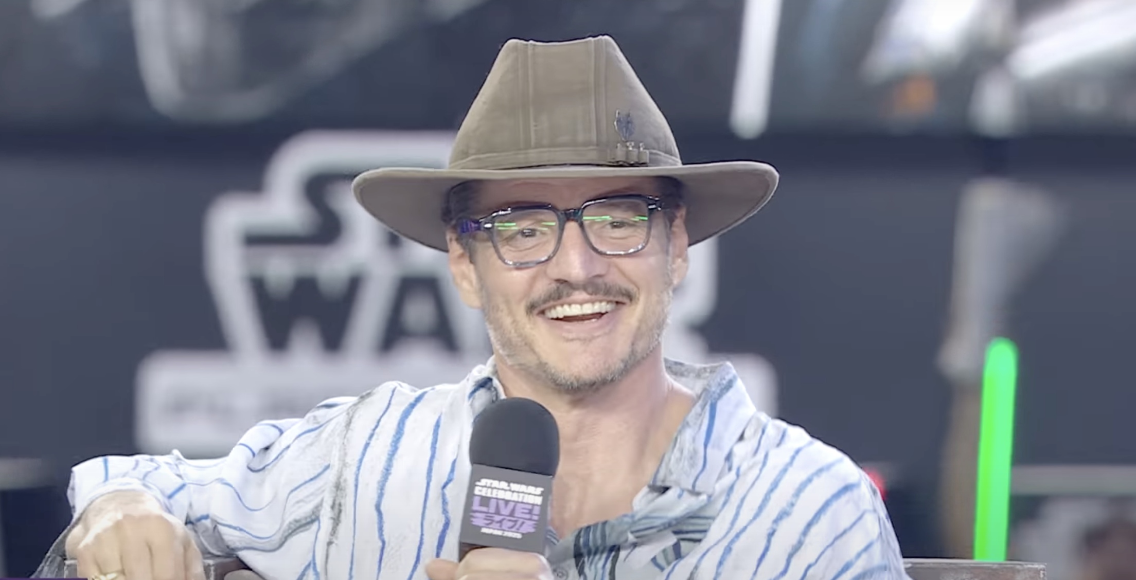 Pedro Pascal Talks Behind the Scenes of 'The Mandalorian' - Star Wars ...